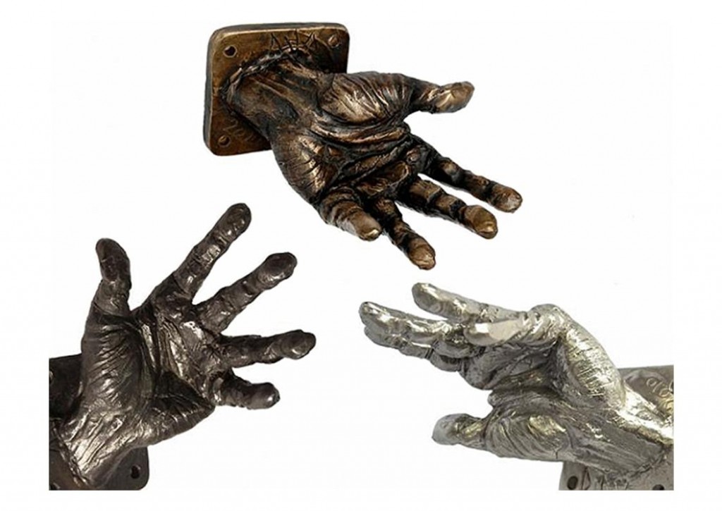 Bronze Hands Sculpture / Hook - DESIGNLUSH